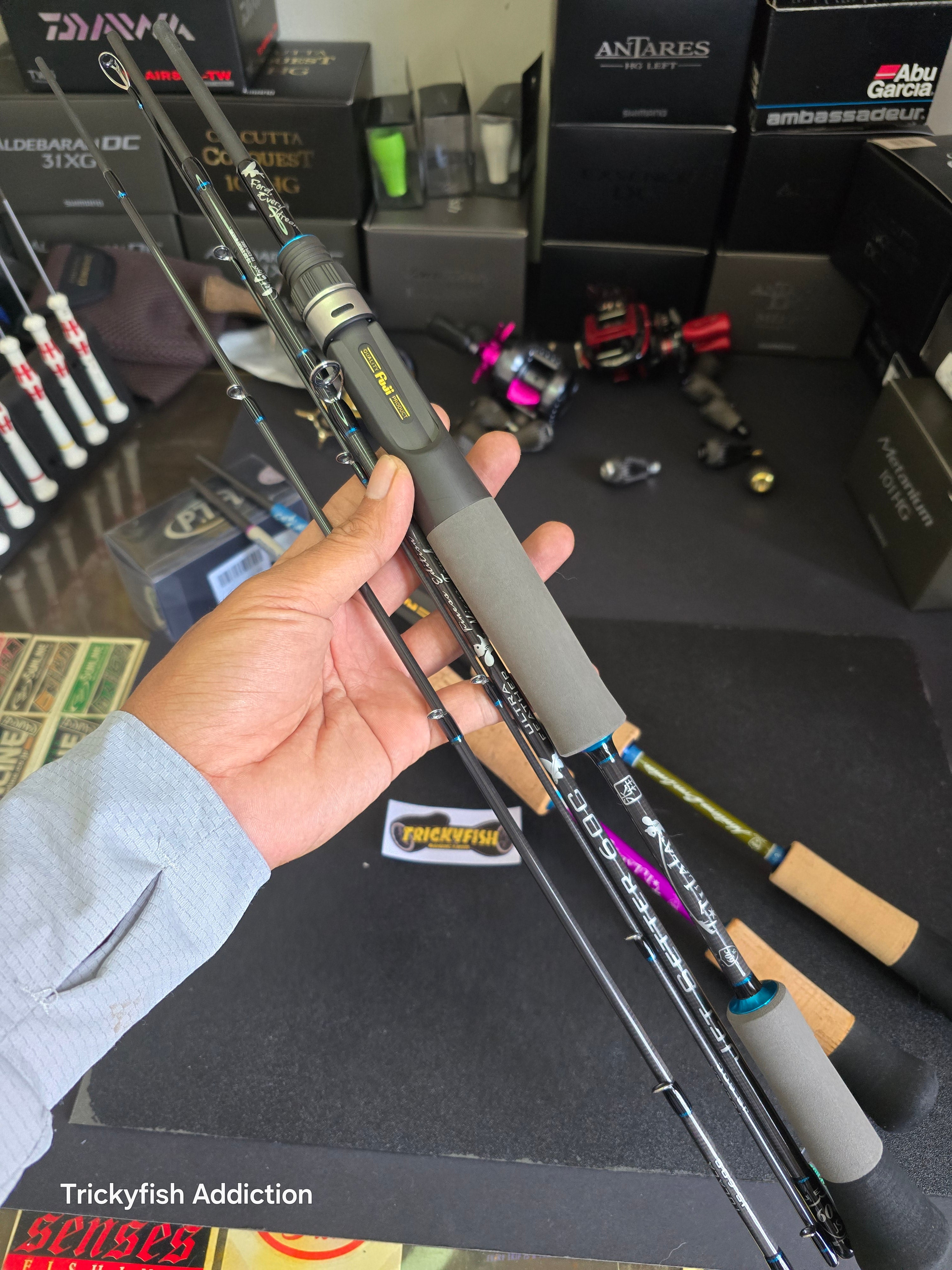 Tulala x Jetsetter 60C Ultra Feather Black Out 2 – TRICKYFISH